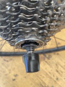 Thru axle vs Quick Release: Examining the Pros and Cons - Mountainbikevibes